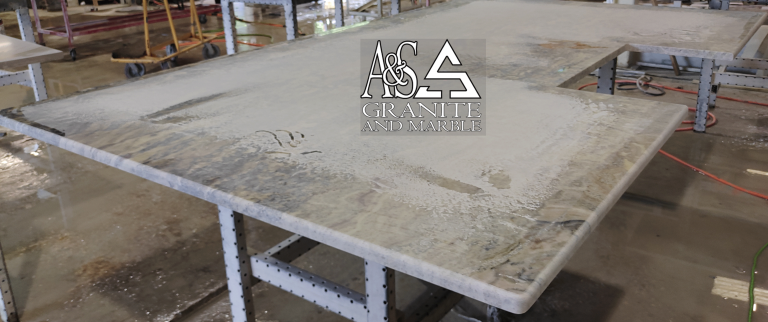 contrast-and-color-beautiful-exotic-quartzite-kitchen-with-full-height ...